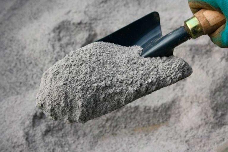 Ash when planting potatoes: why it is added, benefits and harm